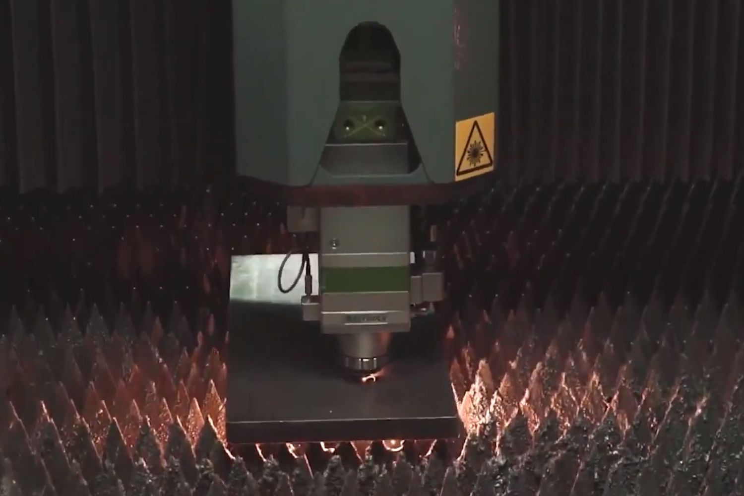 CNC Fiber Laser Machines: Mikon's Expert Solutions